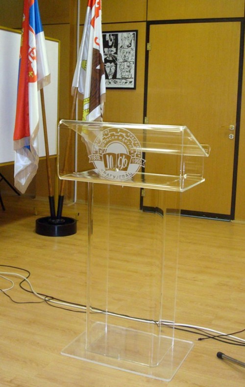 Govornica od klirita / Pultovi i govornice - Formex Kragujevac ...