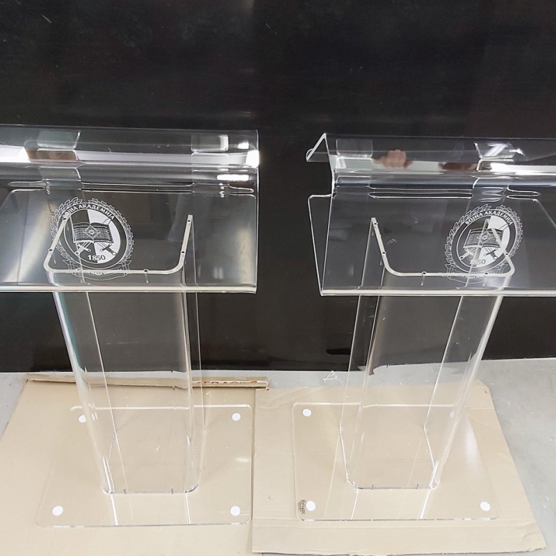 Govornica od klirita / Pultovi i govornice - Formex Kragujevac ...