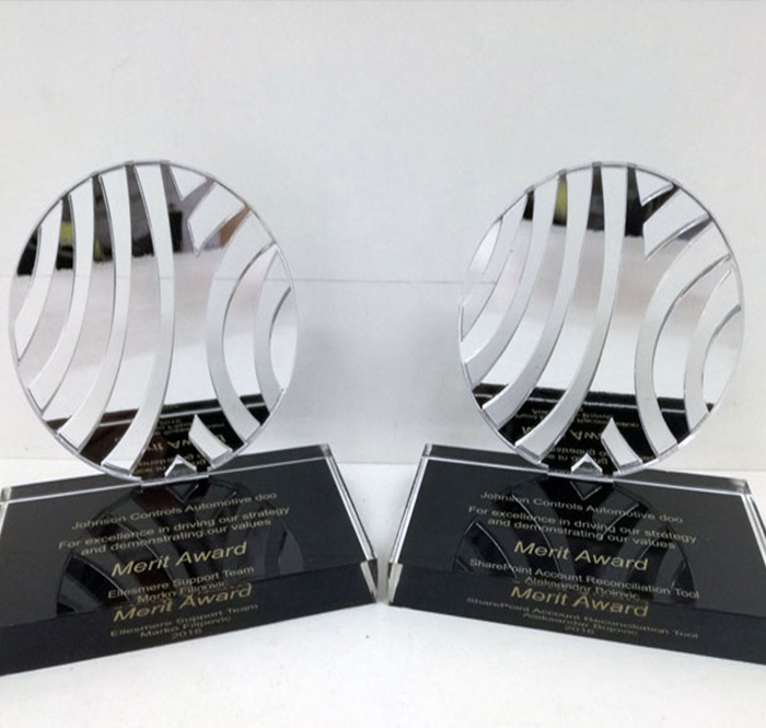 Trofeji / Proizvodi od klirita - pleksiglasa - Formex Kragujevac